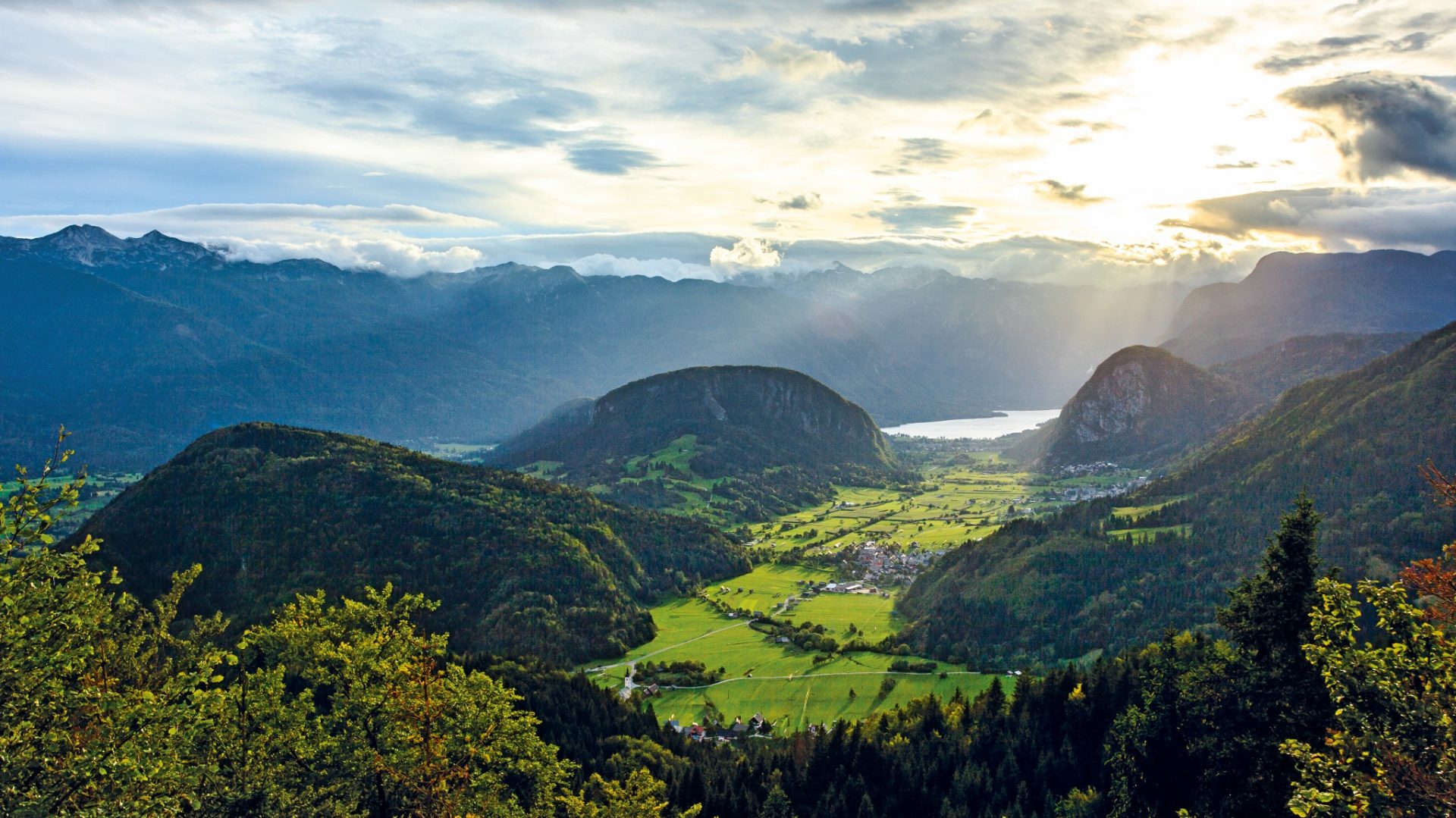 Vodnik viewpoint - Bohinj - uradna stran destinacije - TNP, Julijske ...